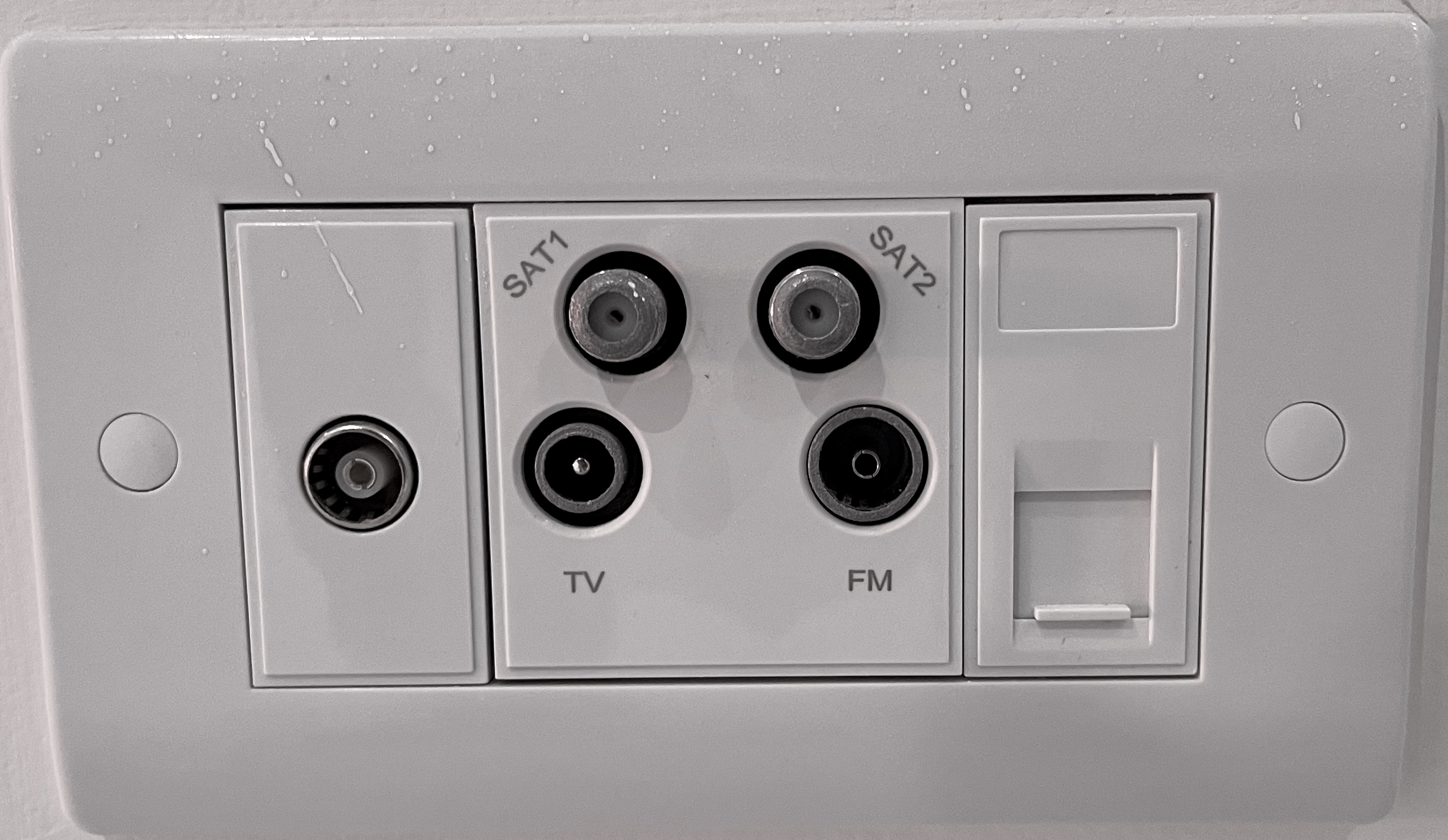 Sky Q connecting to Multimedia faceplate in new bu... | Sky Community