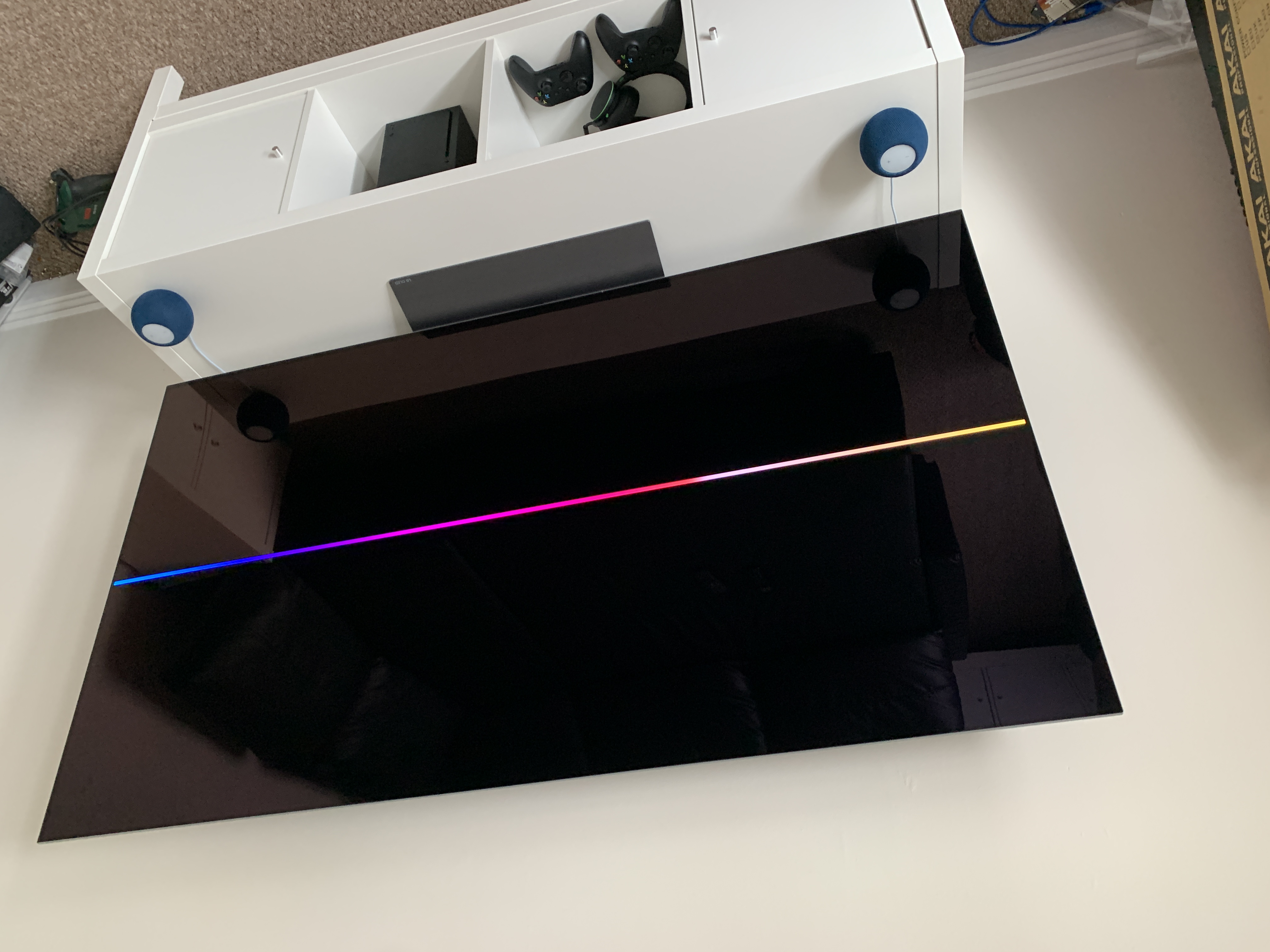 Answered: Glass Puck- colourful horizontal bar | Sky Community